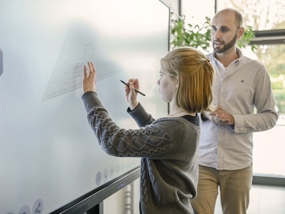 Dotykový LCD displej 55" Legamaster EVOLVE ETX-5530 | Consulta